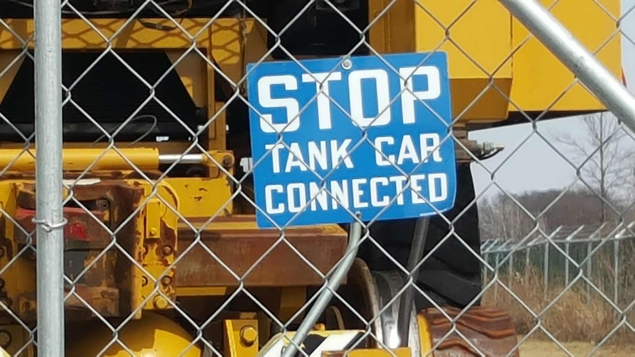 Loading and Unloading of Rail Tank Cars - Daniels Training Services